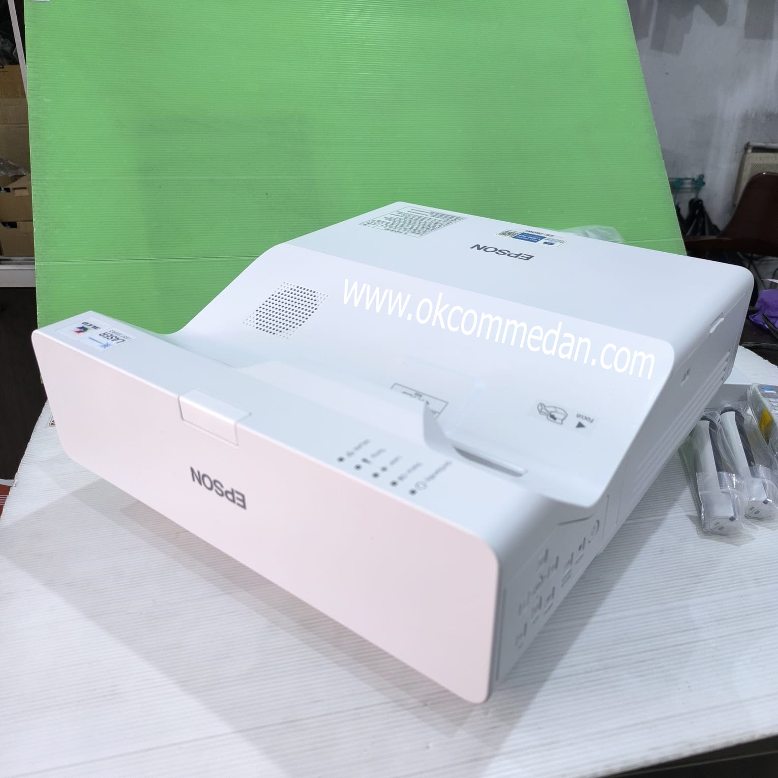 Projector Epson EB-760wi Ultra Short Throw | OK COMPUTER